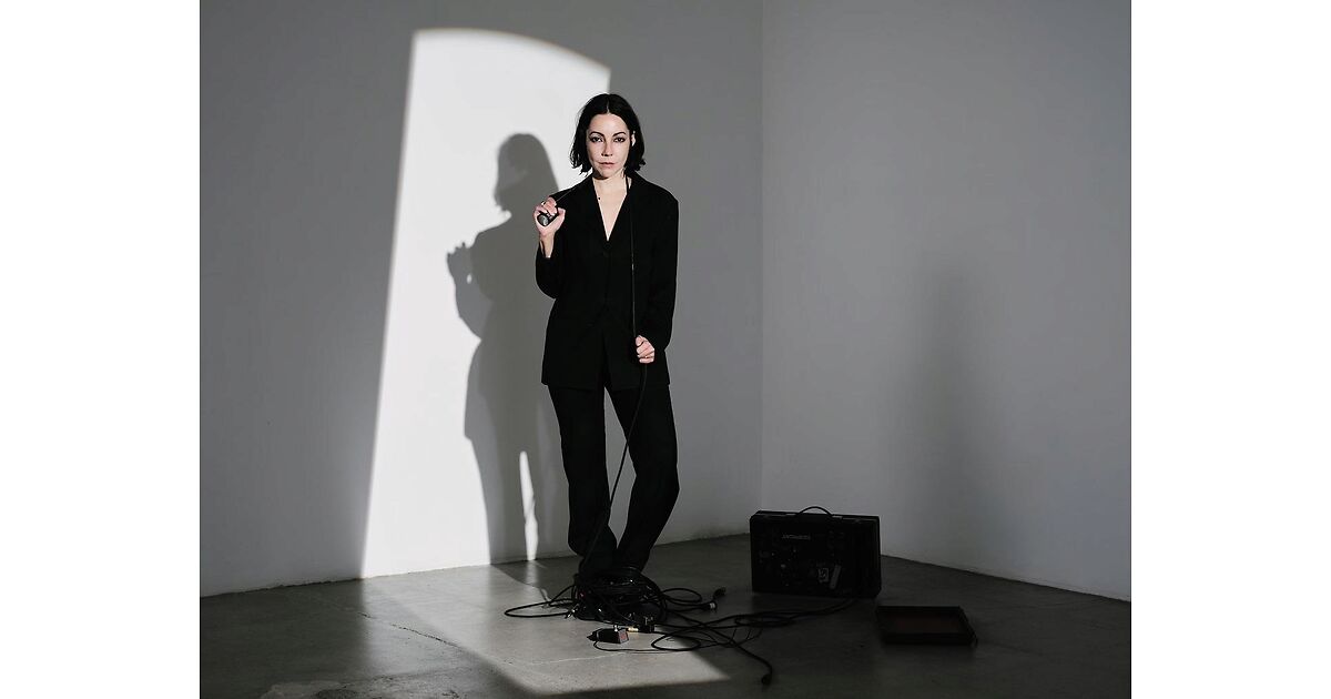 Lucrecia Dalt - Agenda - Democrazy